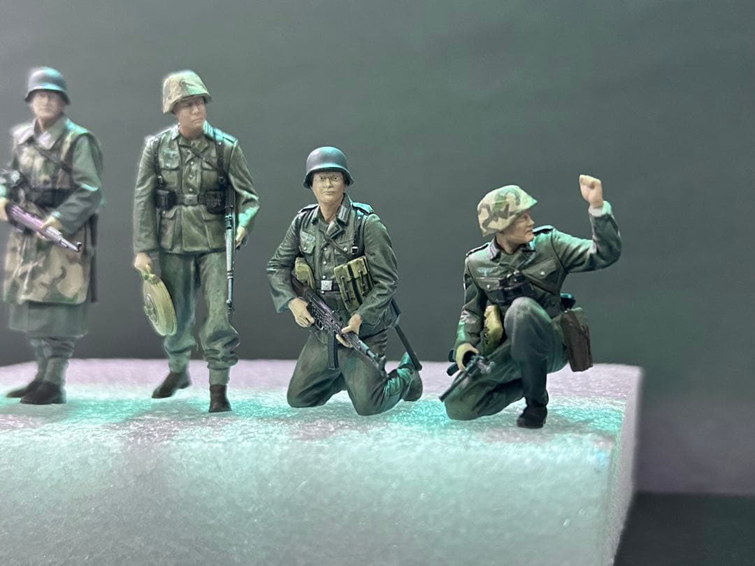 1/35 ドイツ歩兵セット（大戦後期）塗装済み完成品　タミヤ