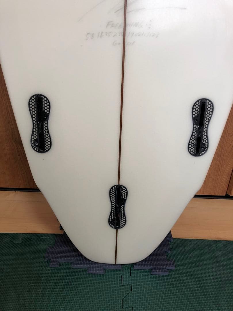 極美品ALBUMアルバムサーフボード Freewing 5'8\"
