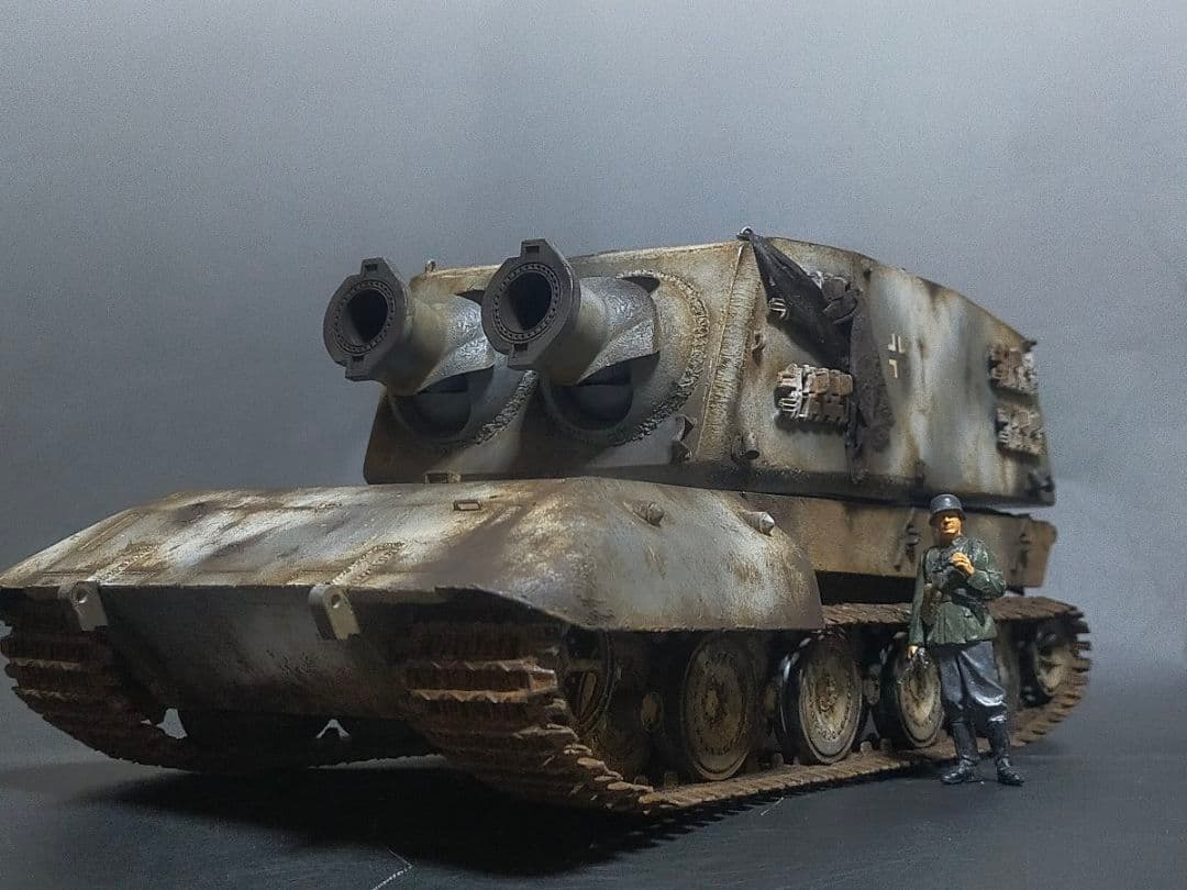 ドイツ 1/35 戦車 完成品タイガー