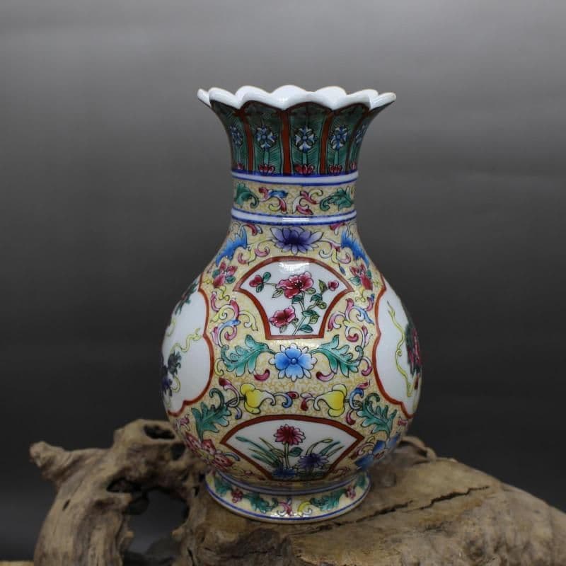 清乾隆粉彩獅紋花口玉壺春瓶 景徳鎮 陶磁器 装飾品 現代工芸品 美術品 置物