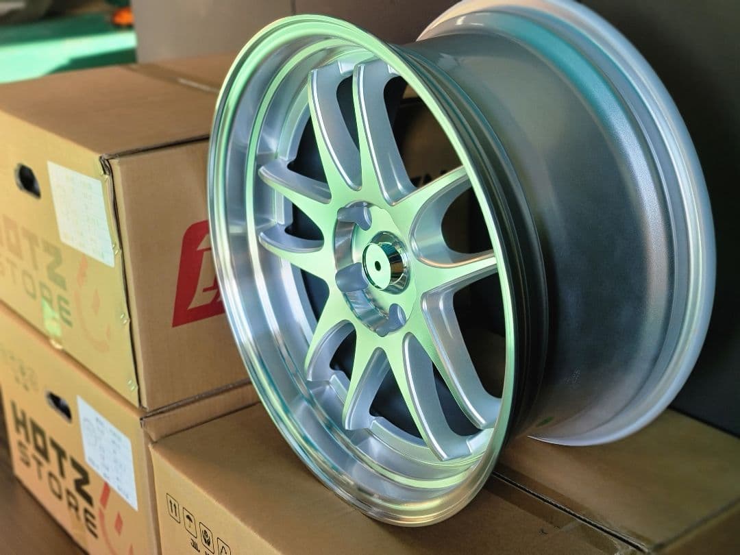 18インチ　新品ホイール　18x9J2本、18x10J2本　4本セット