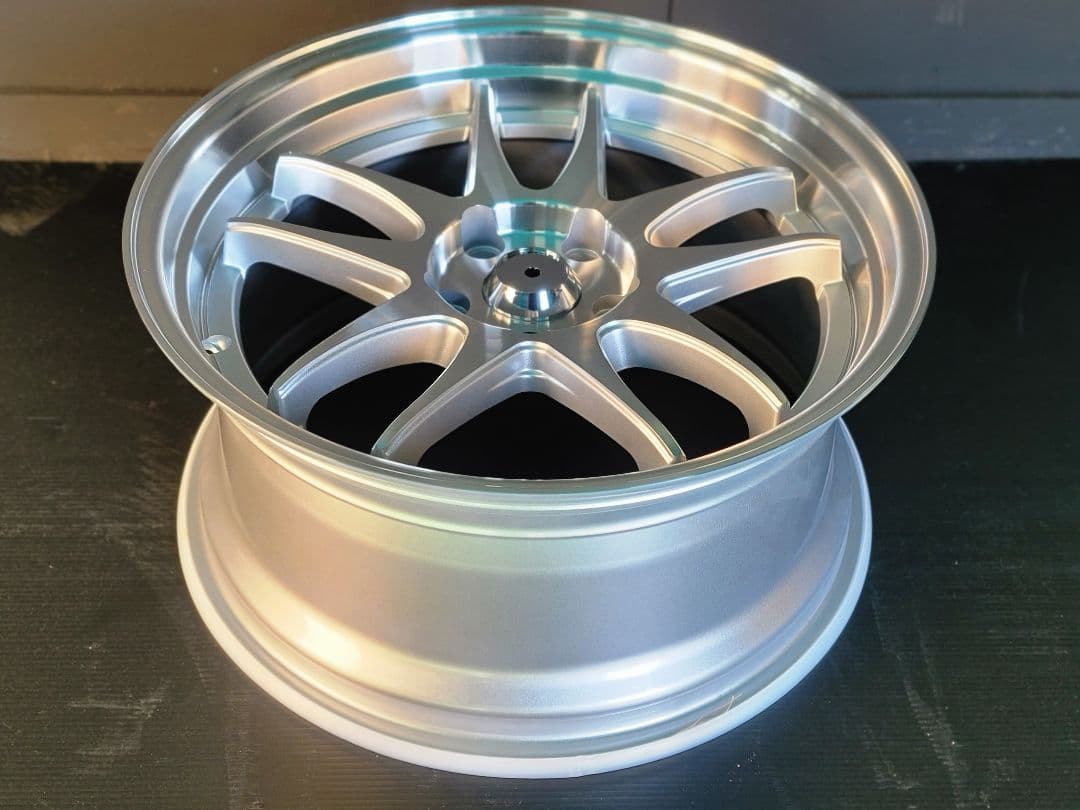 18インチ　新品ホイール　18x9J2本、18x10J2本　4本セット