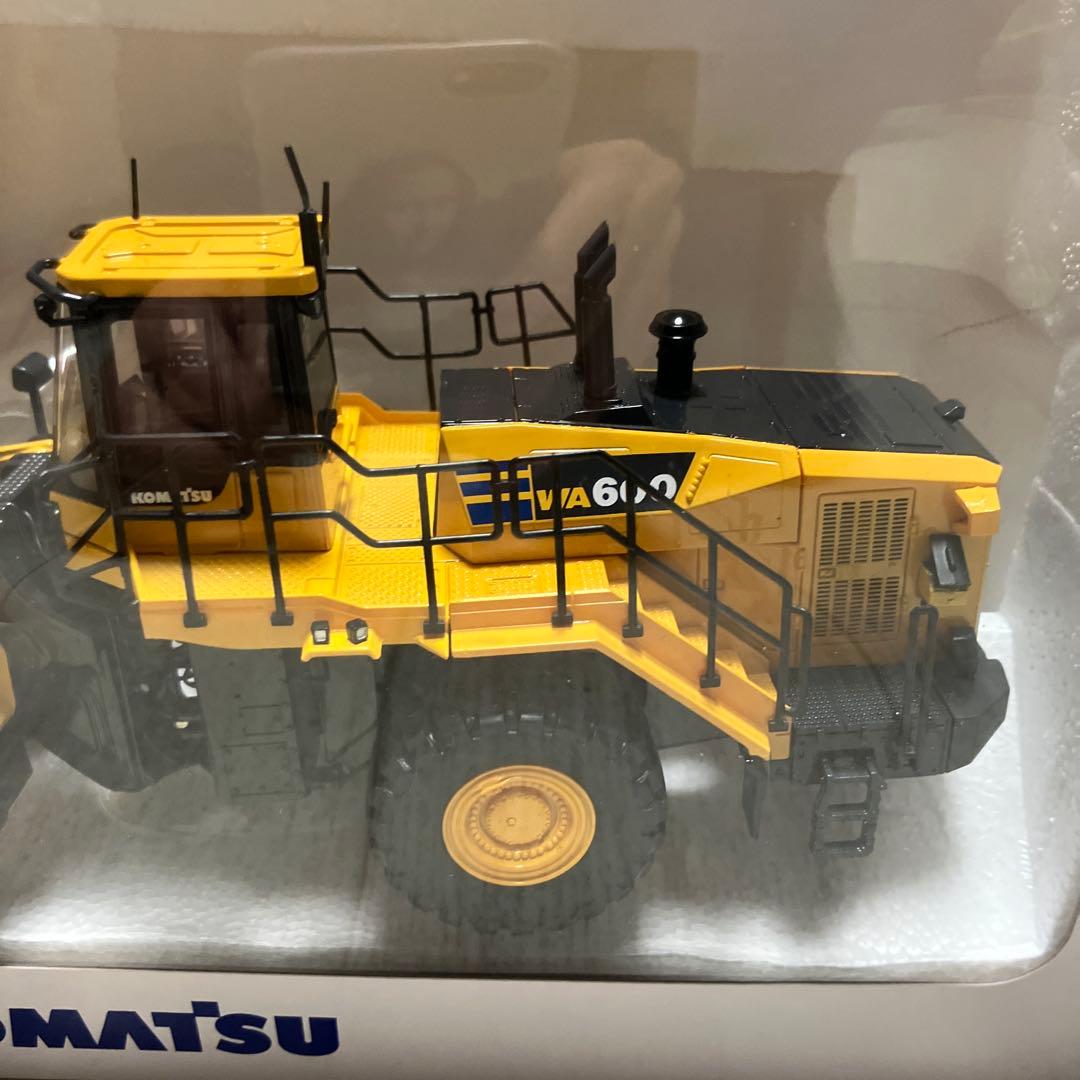 KOMATSU　WA600-8 模型