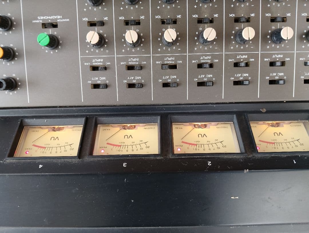 TEAC TASCAM 8chオーディオミキサー MODEL 3(あ97)
