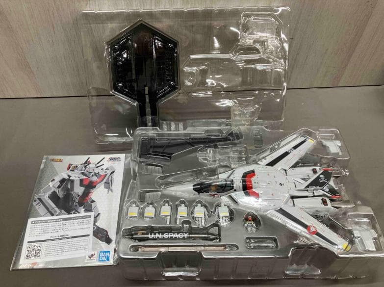 【美品】DX超合金 劇場版 VF-1S バルキリー（一条輝機）