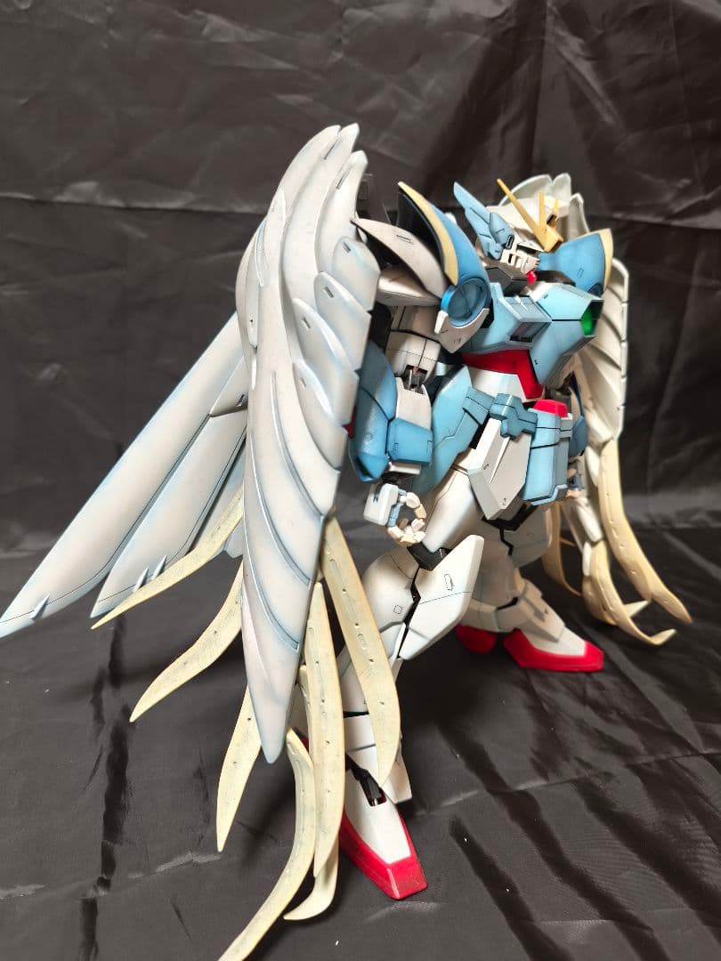 PG 新機動戦記ガンダムW Endless Waltz スノーホワイト完成品