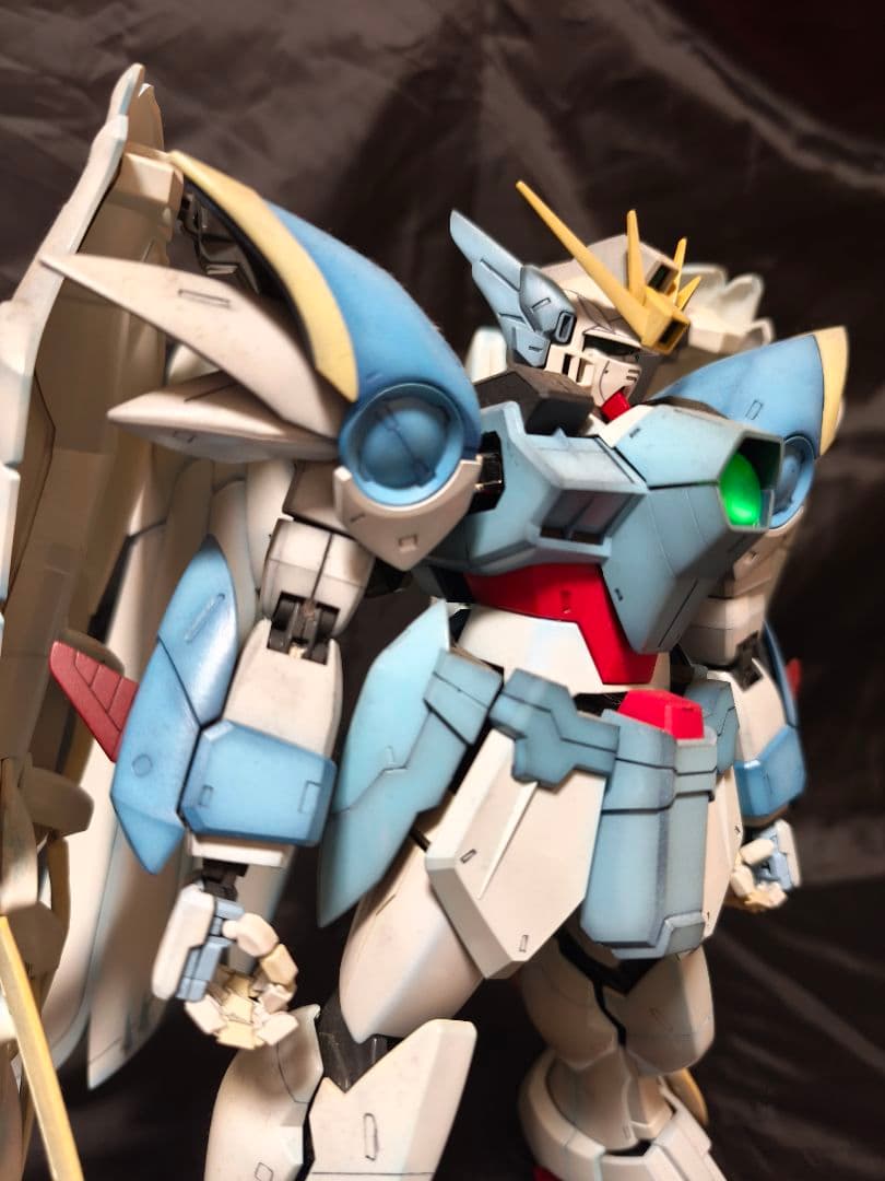 PG 新機動戦記ガンダムW Endless Waltz スノーホワイト完成品