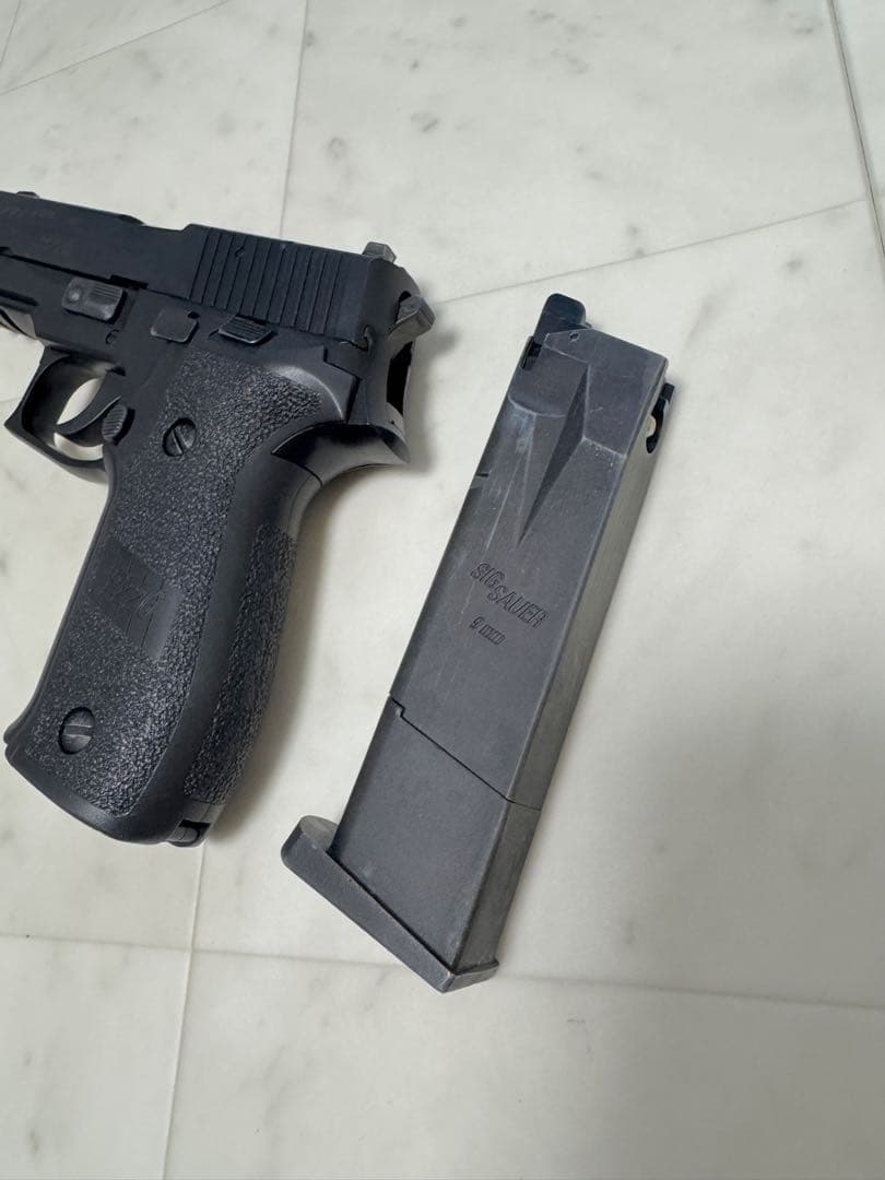 東京マルイ SIG SAUER P226 RAIL GBB ガスブロハンドガン