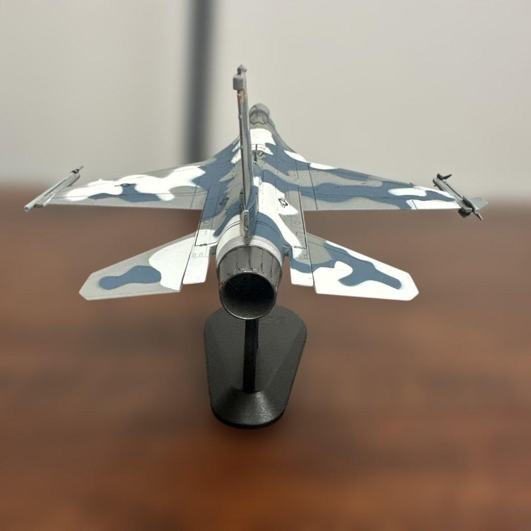 ★美品・F-16C アグレッサー仕様★戦闘機模型 約20cm♪
