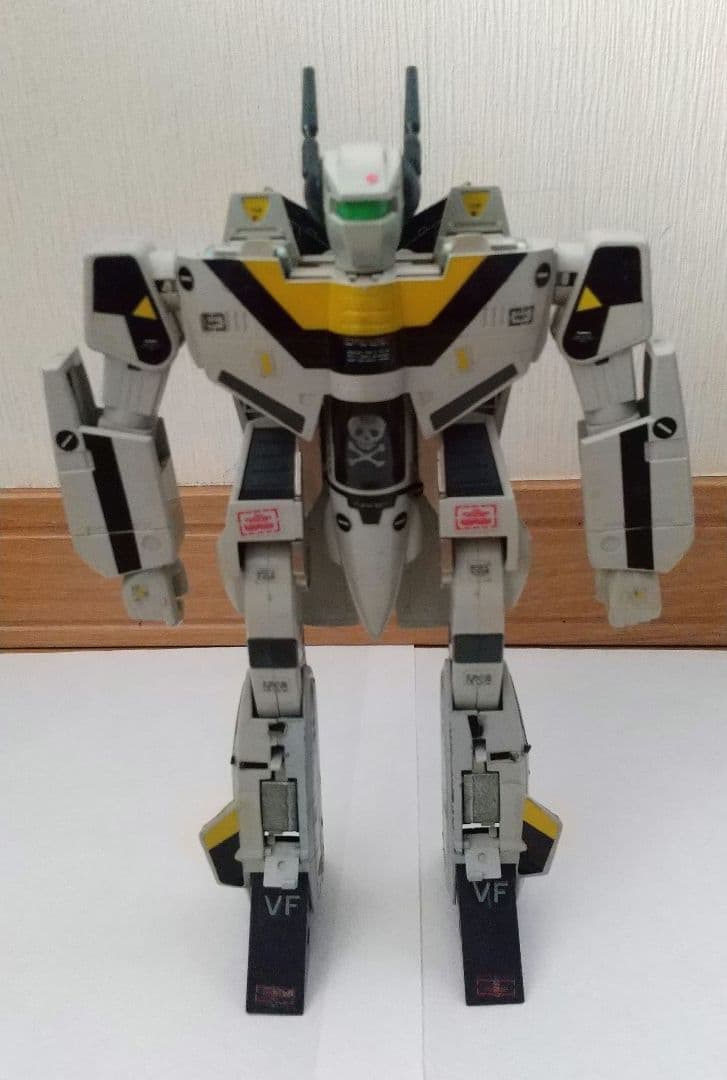 タカトクトイス マクロス バルキリー アーマード付き