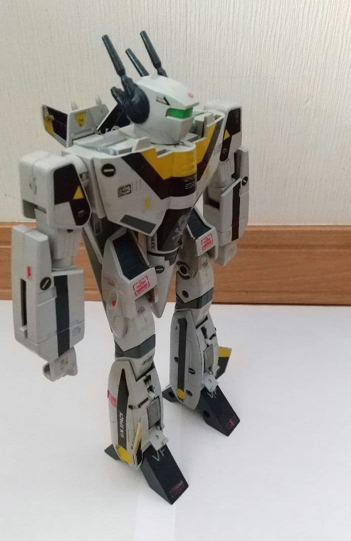 タカトクトイス マクロス バルキリー アーマード付き