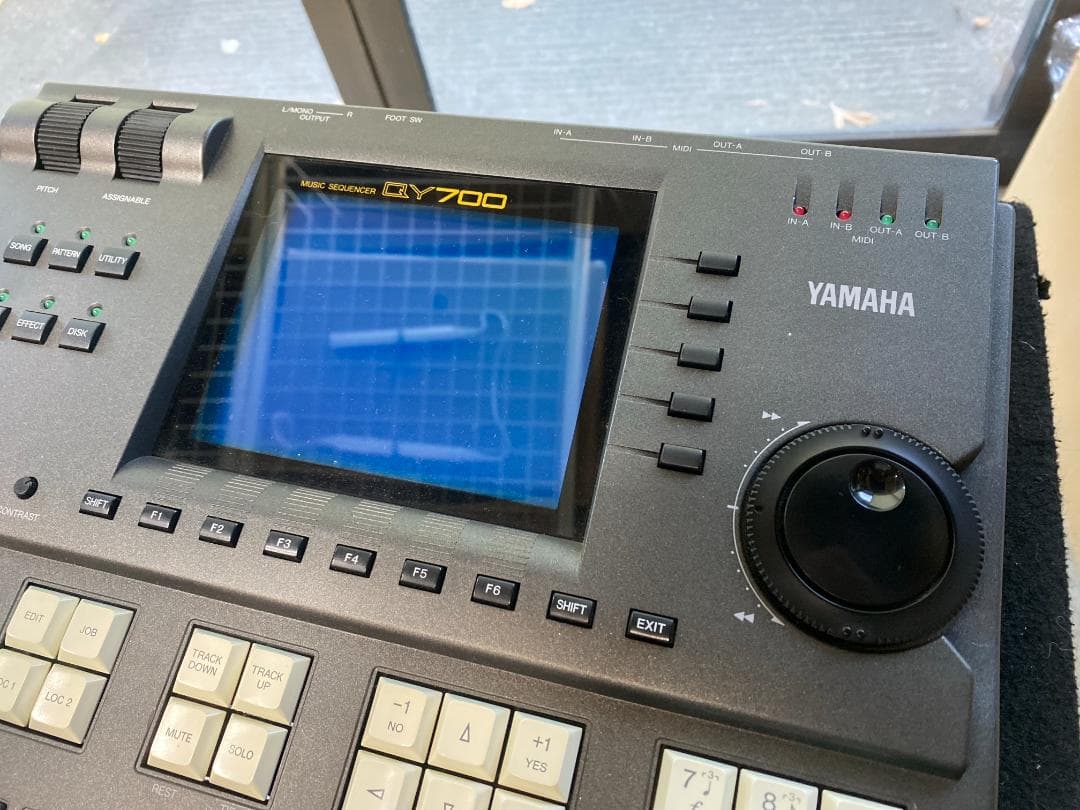 美品 YAMAHA QY700 シーケンサー