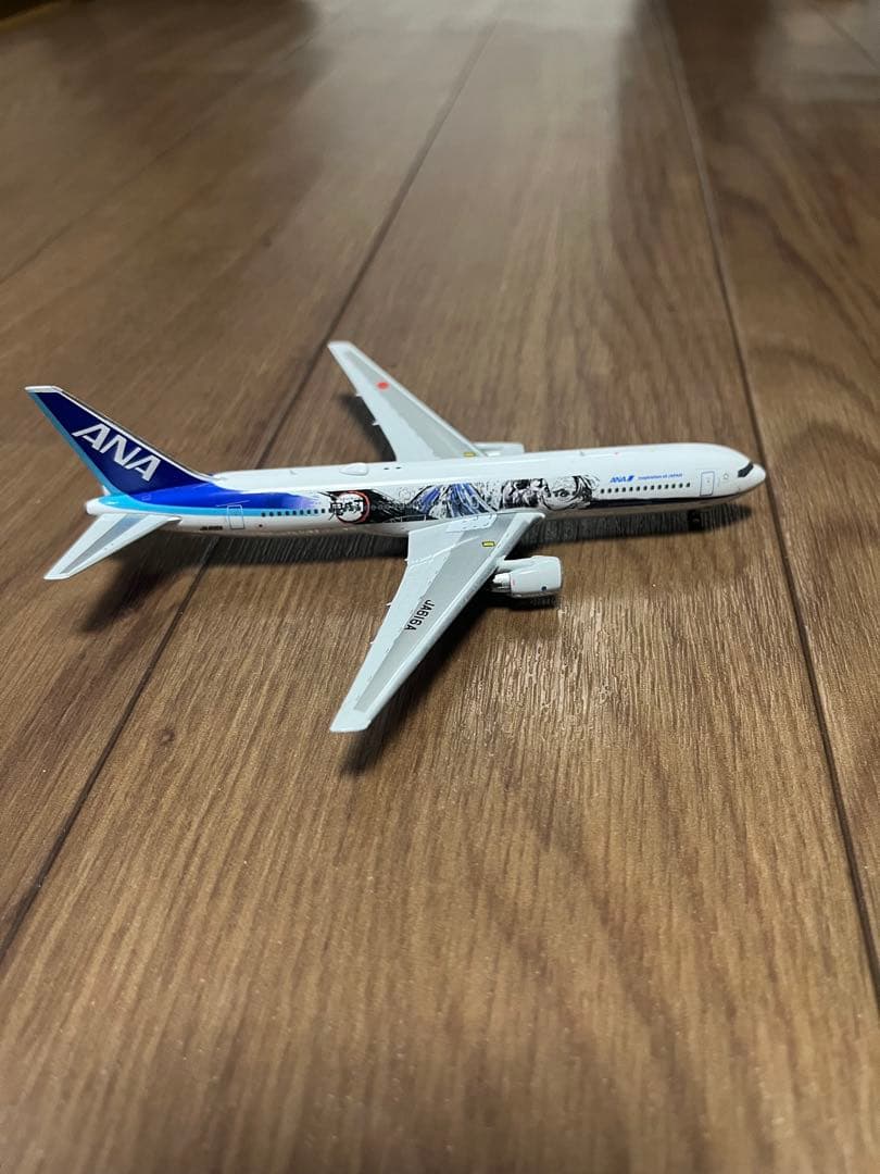 ANA Boeing 767-300ER 鬼滅の刃デザイン 1/400