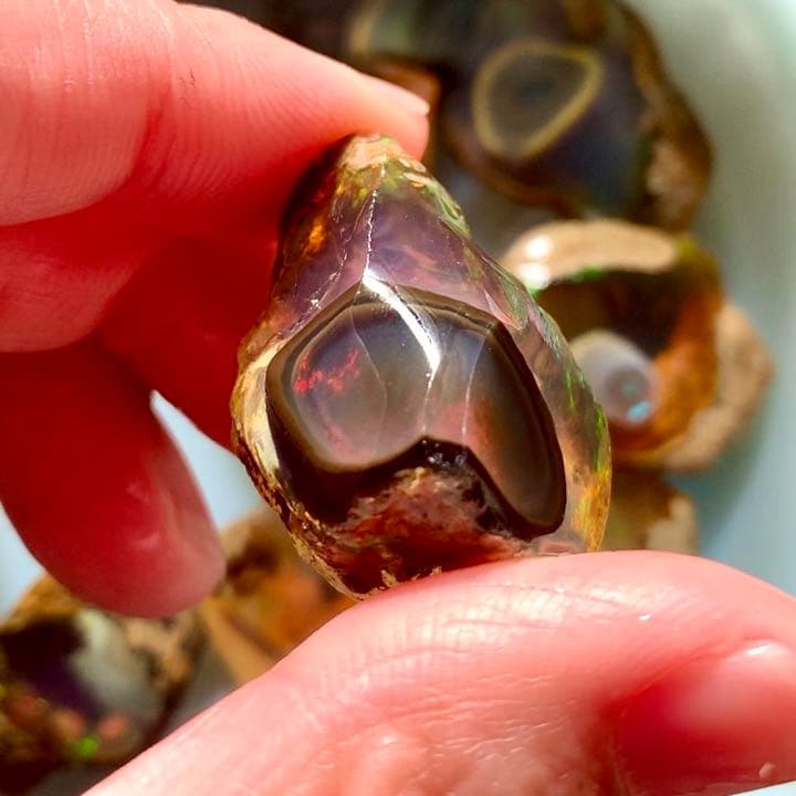 珍品\"センチュリーエッグ\"インオパール58ct/美遊色