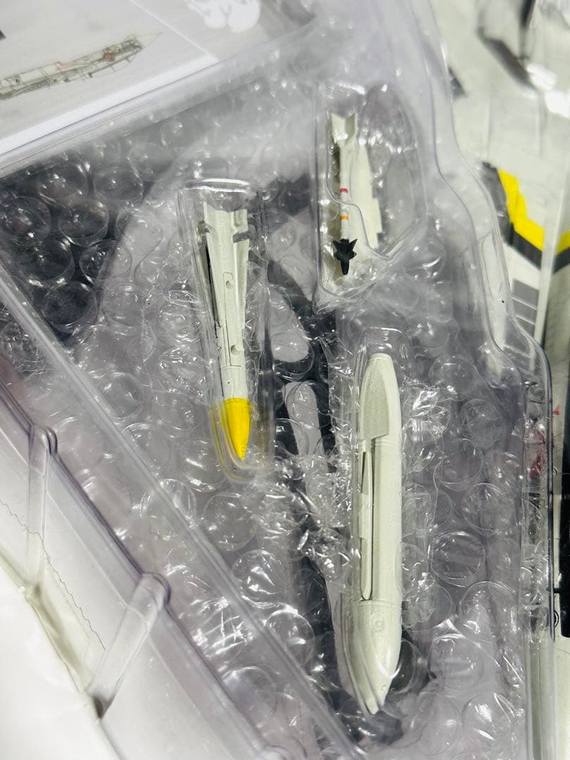 Calibre Wings 1/72 ROBOTECH F-14 限定版
