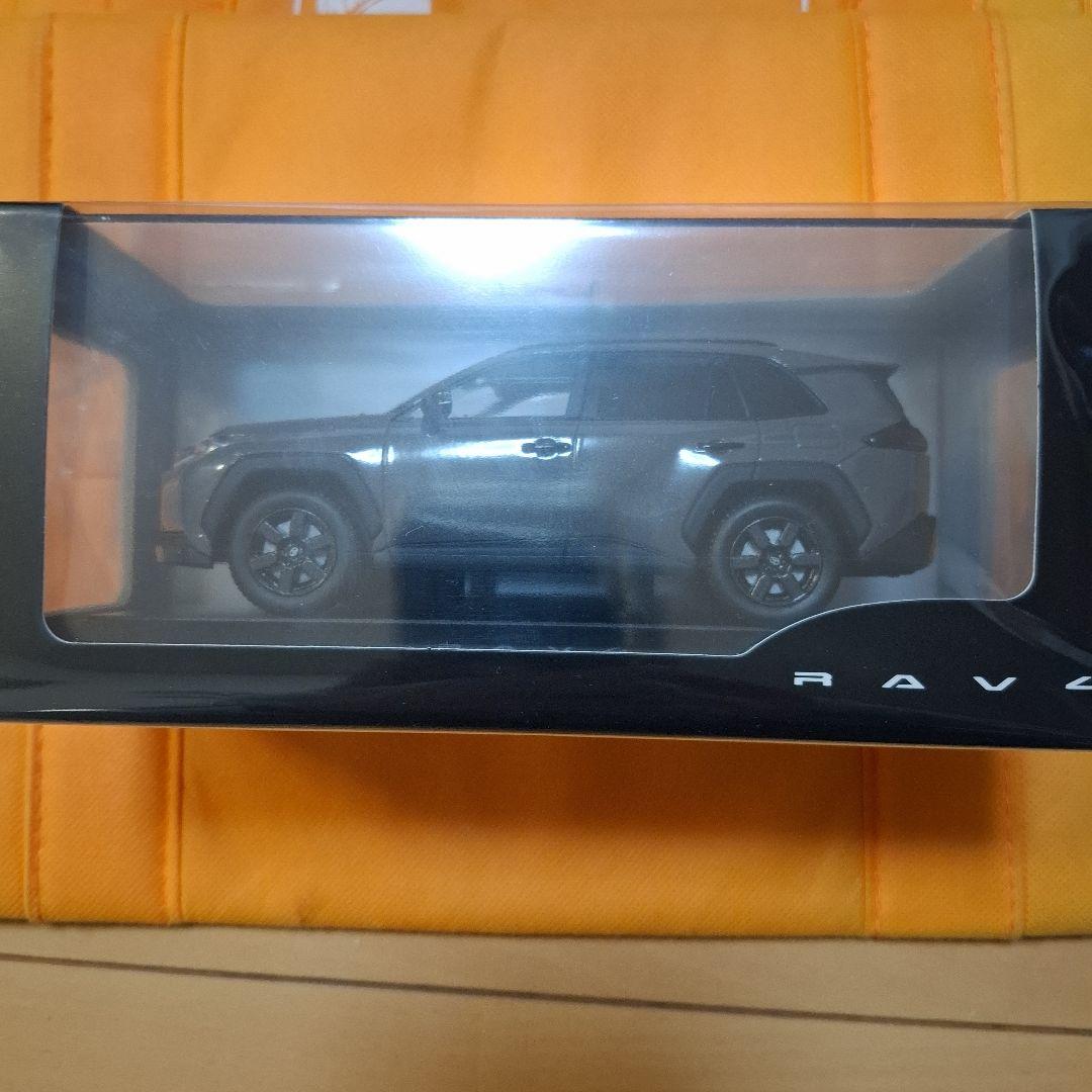 新型RAV4 アドベンチャー・ミニカー 1/30カラー・アーバンロック