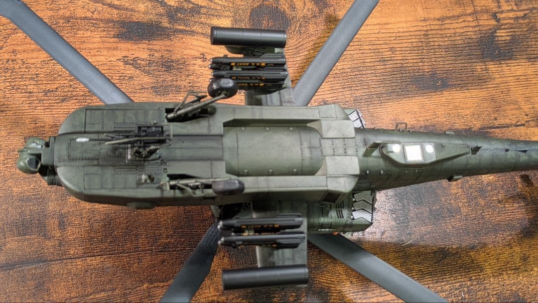 プラモデル完成機　1/48　AH-64Dアパッチ・ロングボウ