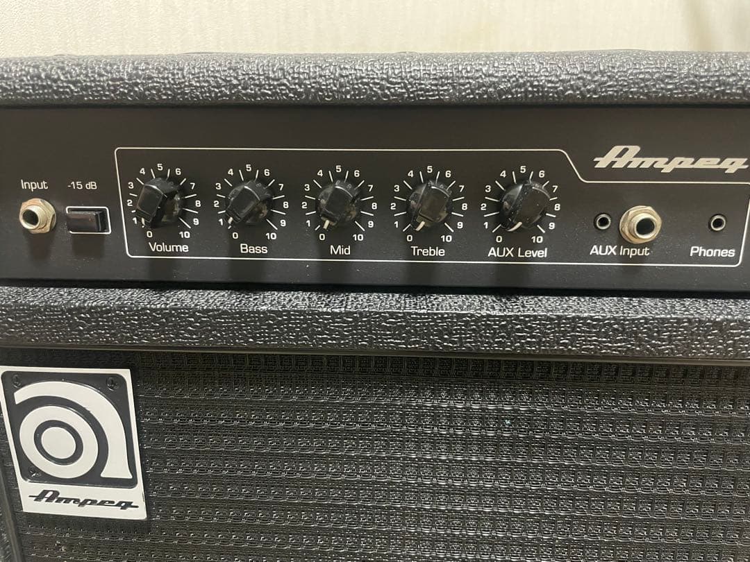 Ampeg BA-108 v2 ベースアンプ 20W