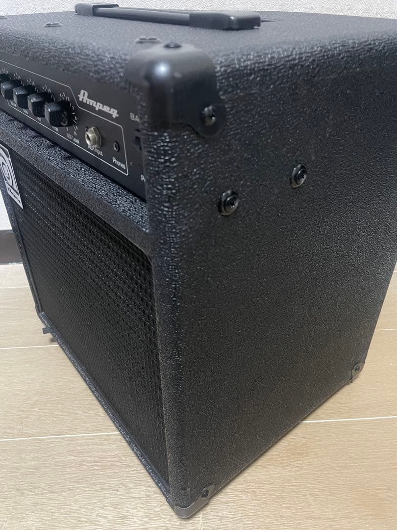 Ampeg BA-108 v2 ベースアンプ 20W