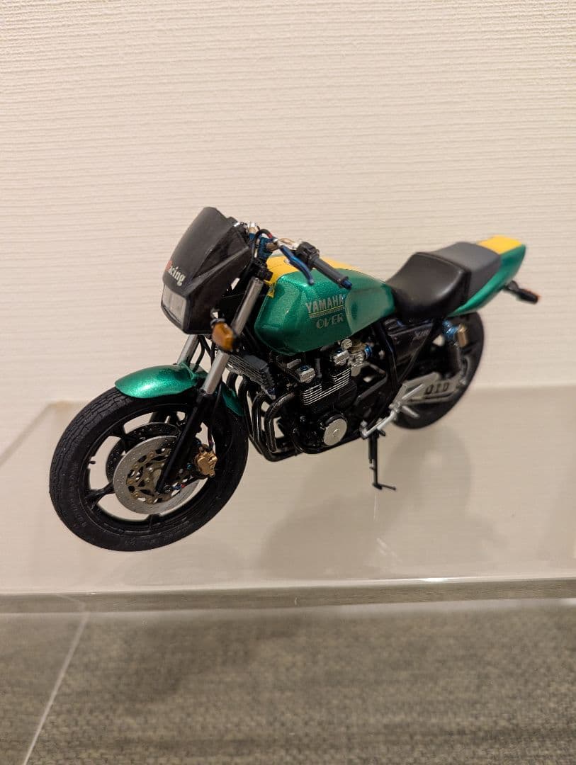 アオシマ1/12ヤマハXJR400RⅡ改バイクプラモデル