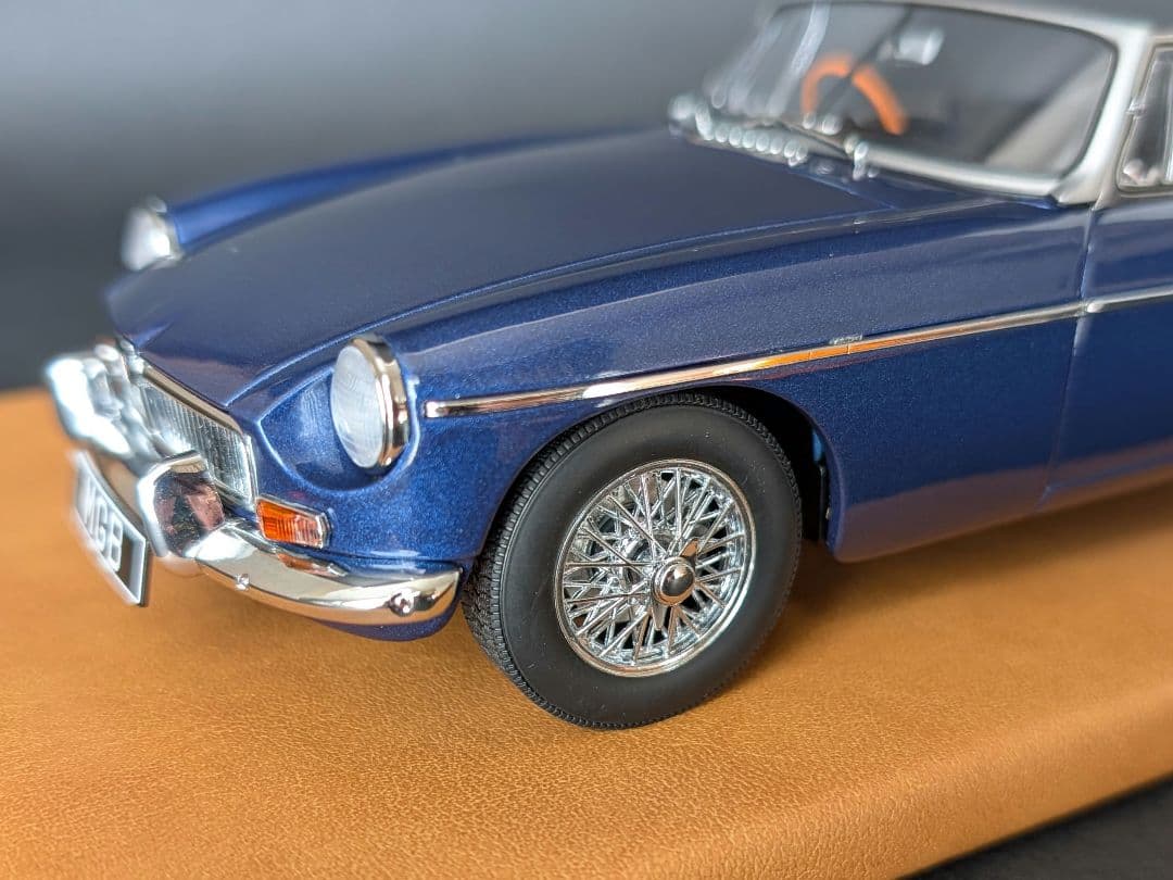 オートアート 1/18 MGB ロードスター MKⅡ PAGENT Blue