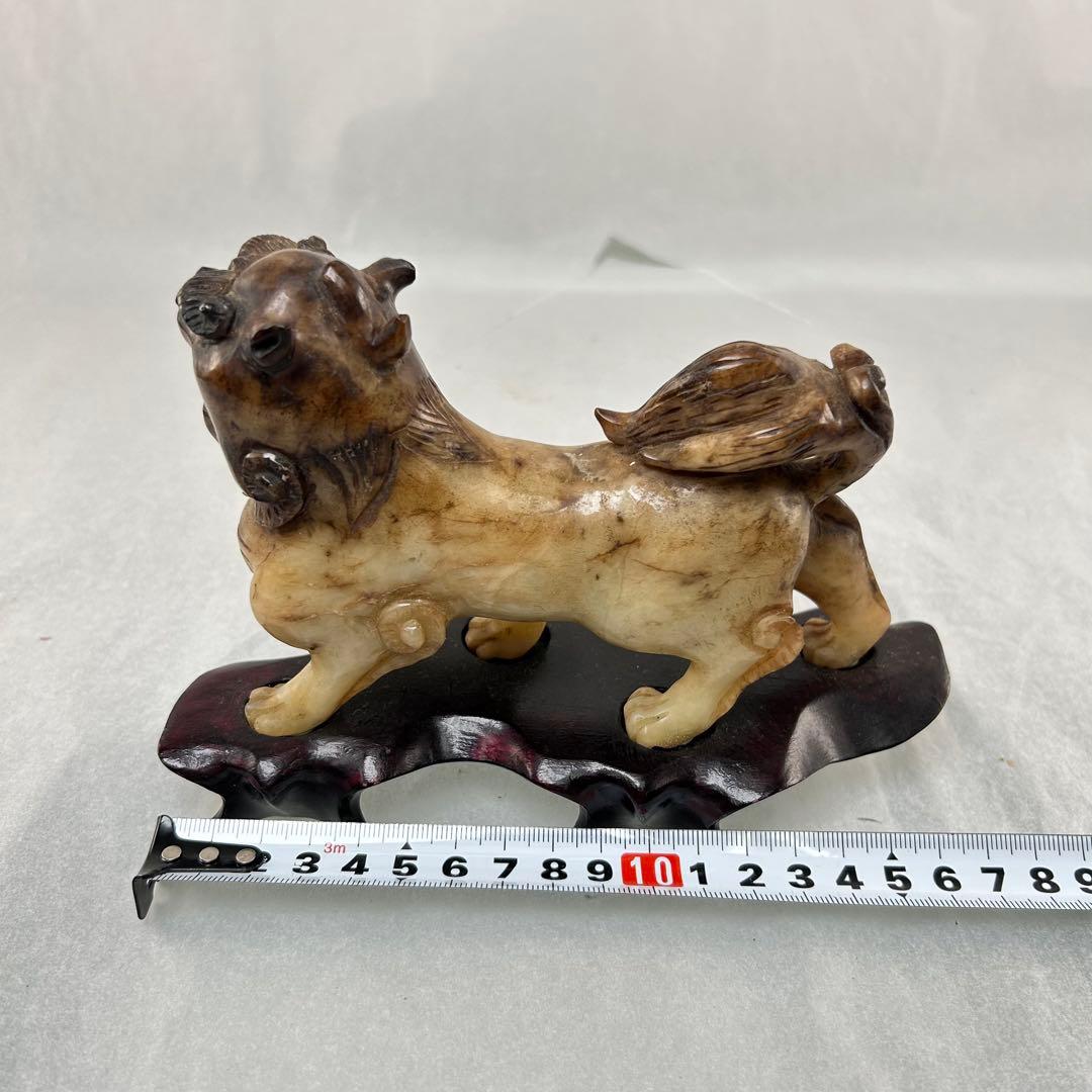 A【玉石彫刻】獅子置物 彫像 飾り物 台座付 16cm×12cm アンティーク風