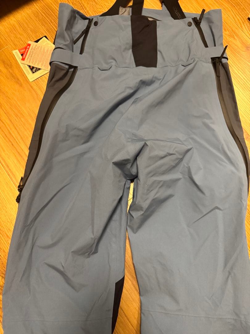 Peak Performance Gore-Tex pro ビブパンツ