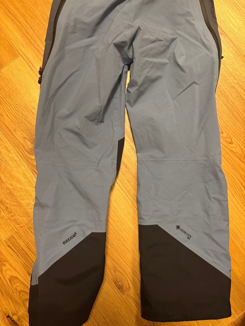 Peak Performance Gore-Tex pro ビブパンツ