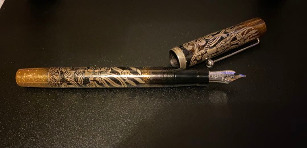 PILOT　85周年限定モデル　飛翔天人　金散研出蒔絵　万年筆　ペン先18Ｋ