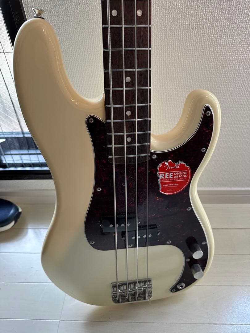 Fender Squier PBassアイボリー 4弦エレキベース