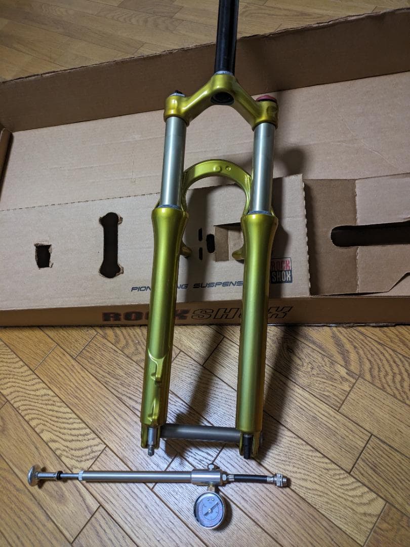 ★未使用品　ROCK SHOX- PSYLO-RACE