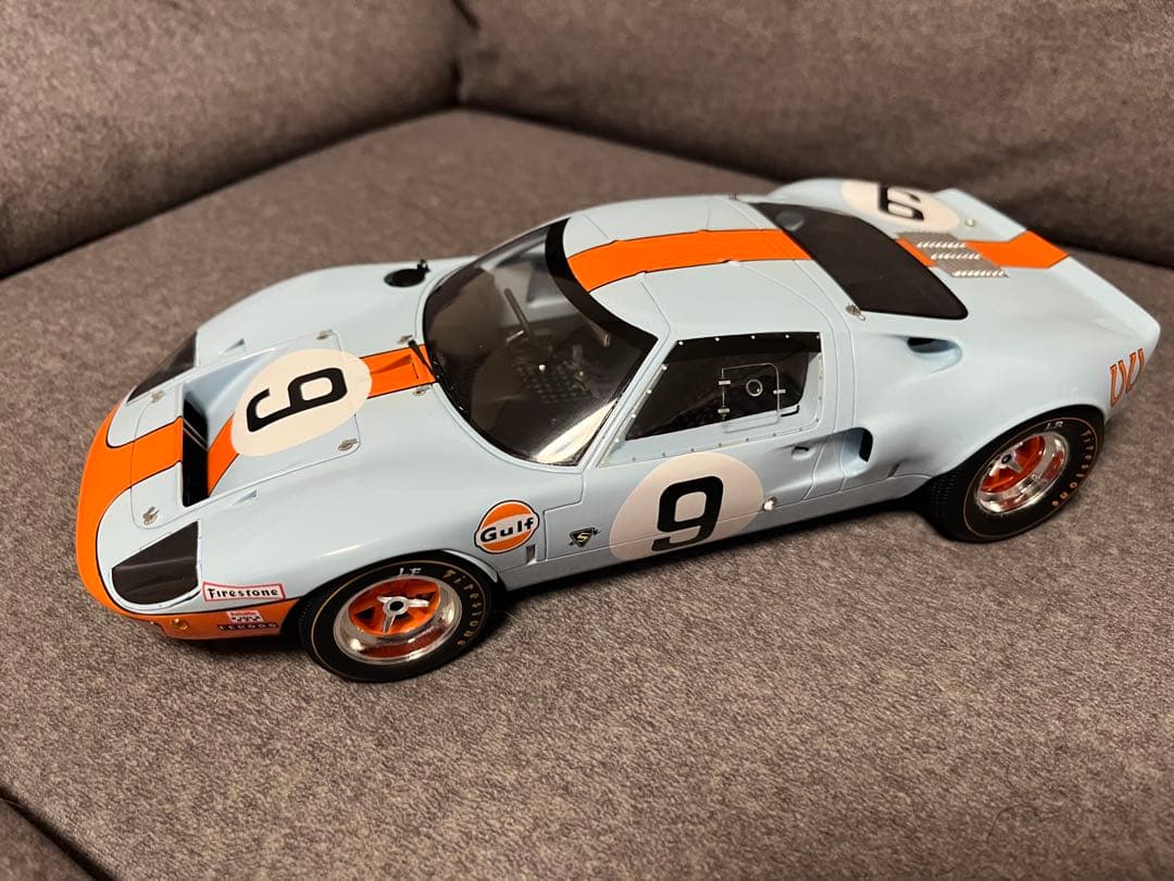 ミニカー 18 Ford GT 40 spark