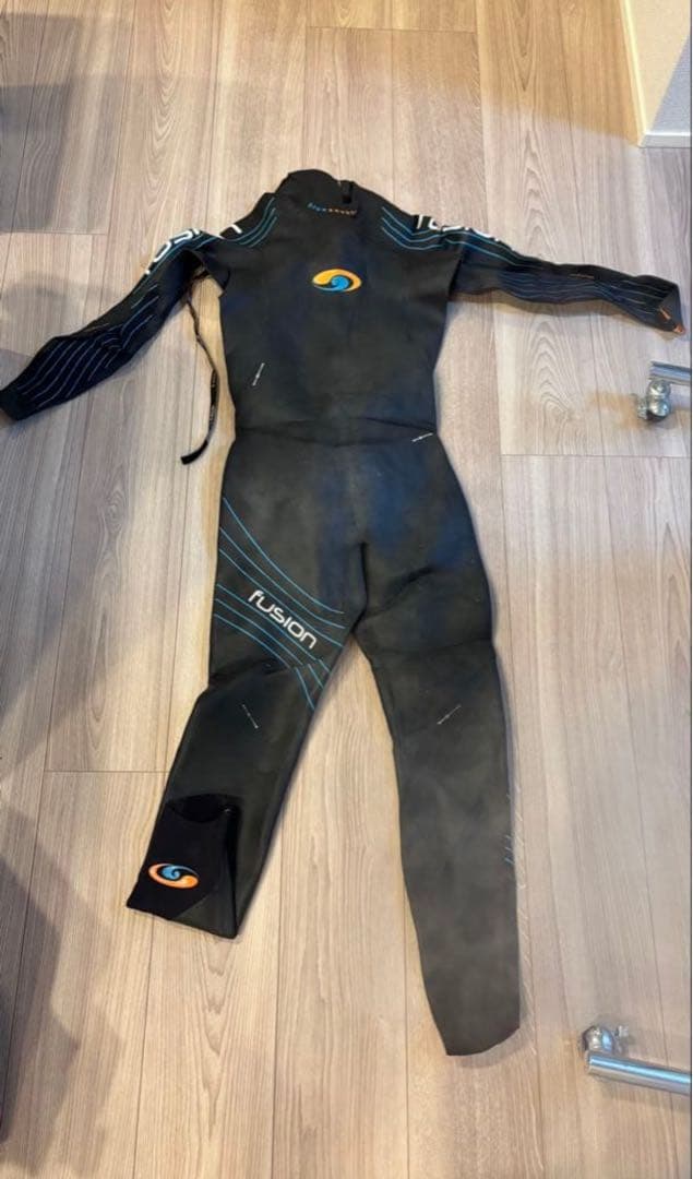 て*〜様 blueseventy fusion ウェットスーツ Mサイズ