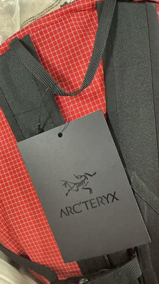 未使用ARC'TERYX KONSEAL 15 チェック柄バックパック 赤