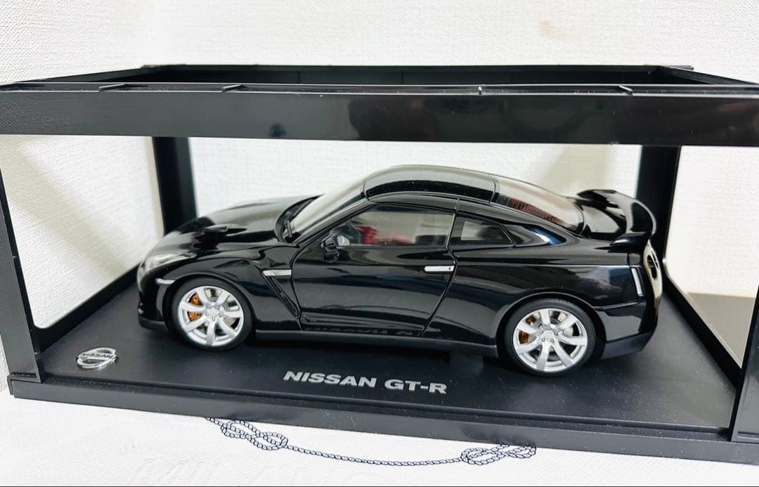 Nissan GT-R 1/43 スケール