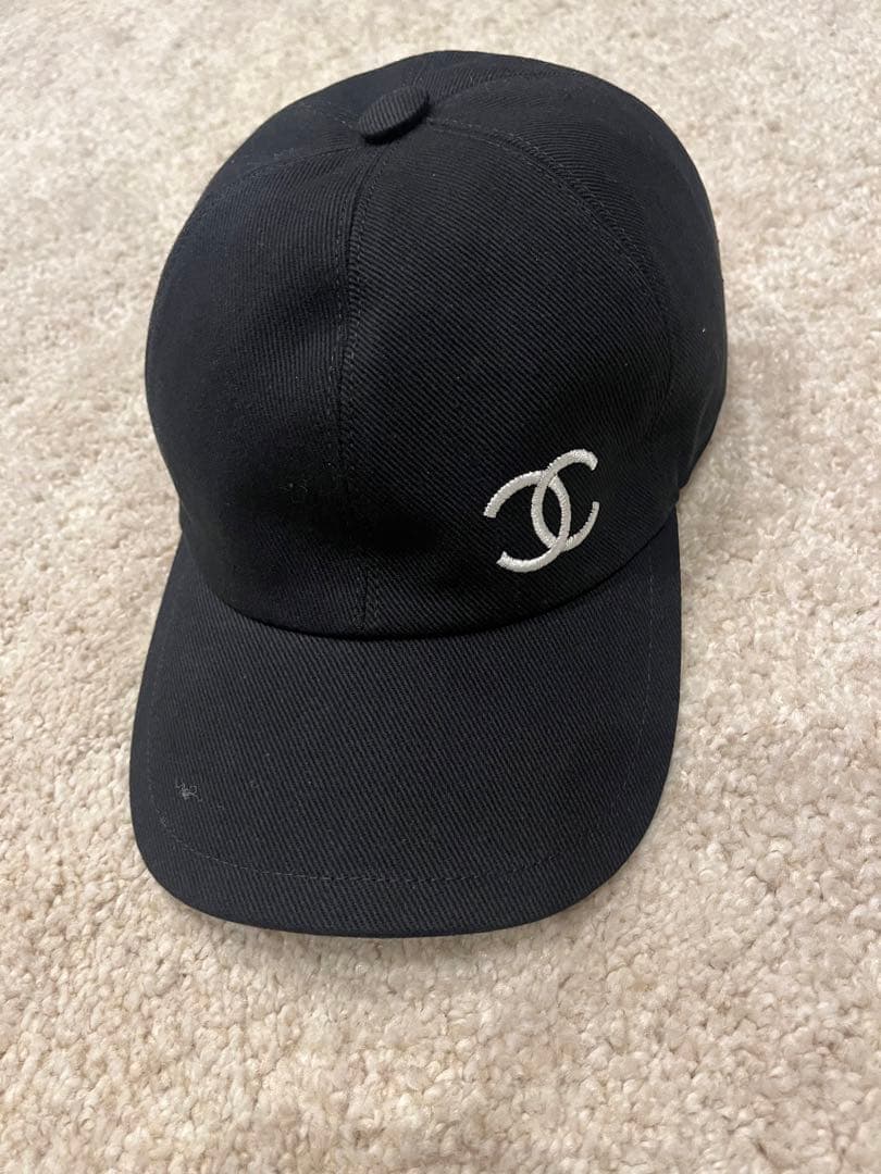 CHANEL 黒 キャップ ロゴ入り,購入証明あり
