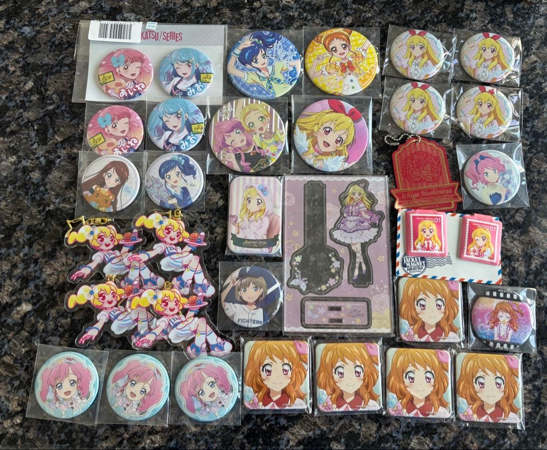 アイカツ　缶バッジ　アクリル　セット