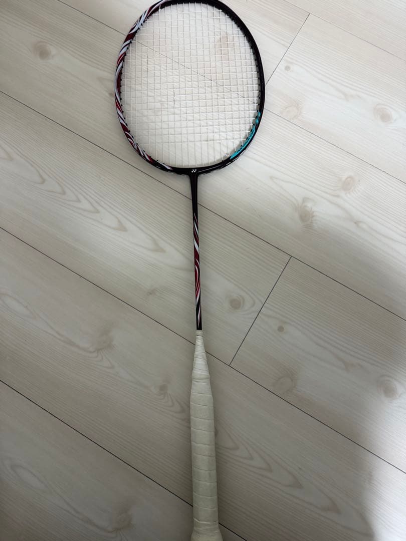 YONEX アストロクス100zz 美品ASTROX 100ZZ クレナイ