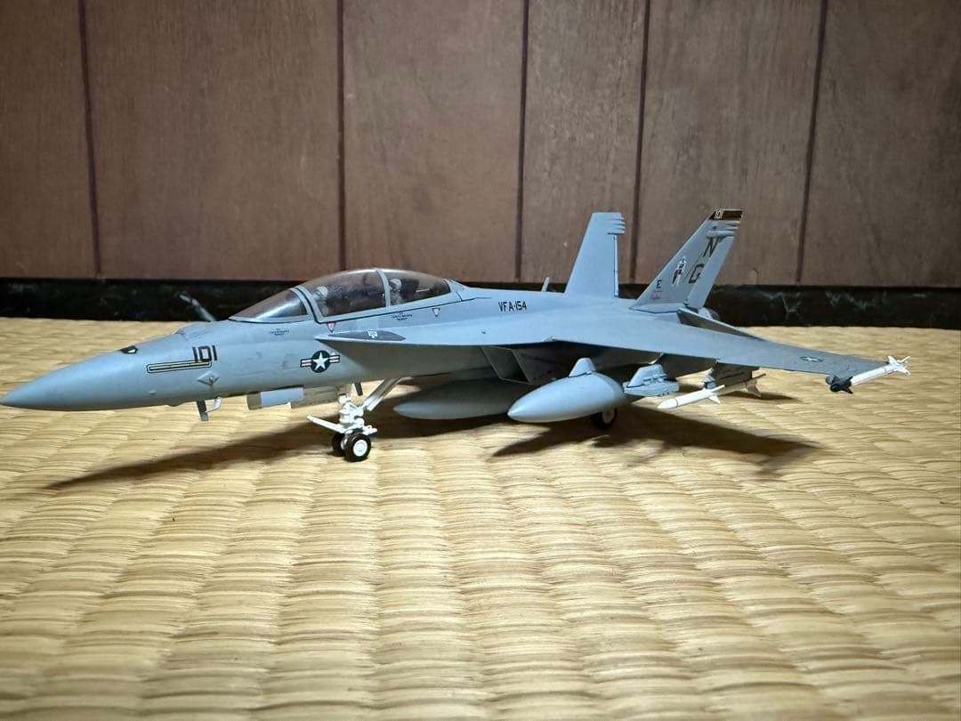 米海軍 F/Aー18Fホーネット VFAー154ブラックナイツ 1/72