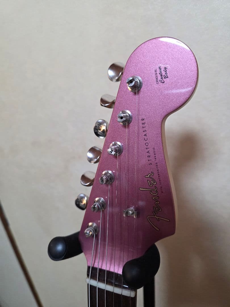 Limited Char Stratocaster® Burgundy