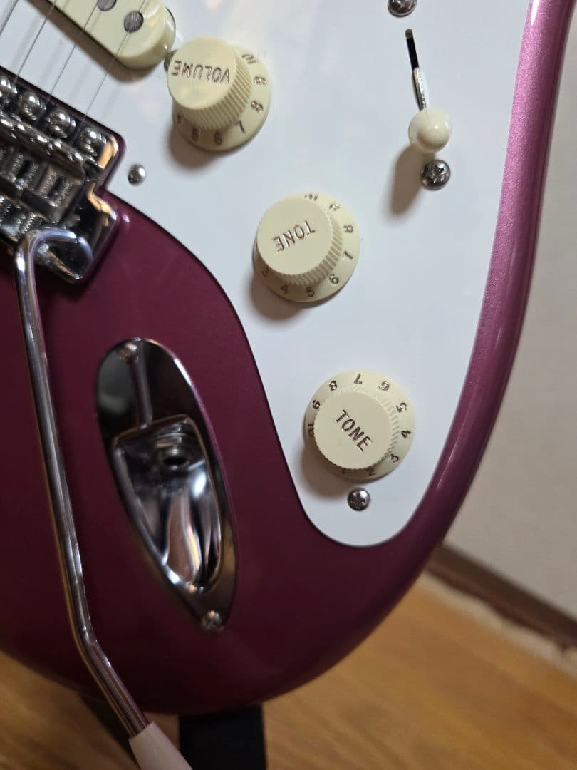 Limited Char Stratocaster® Burgundy