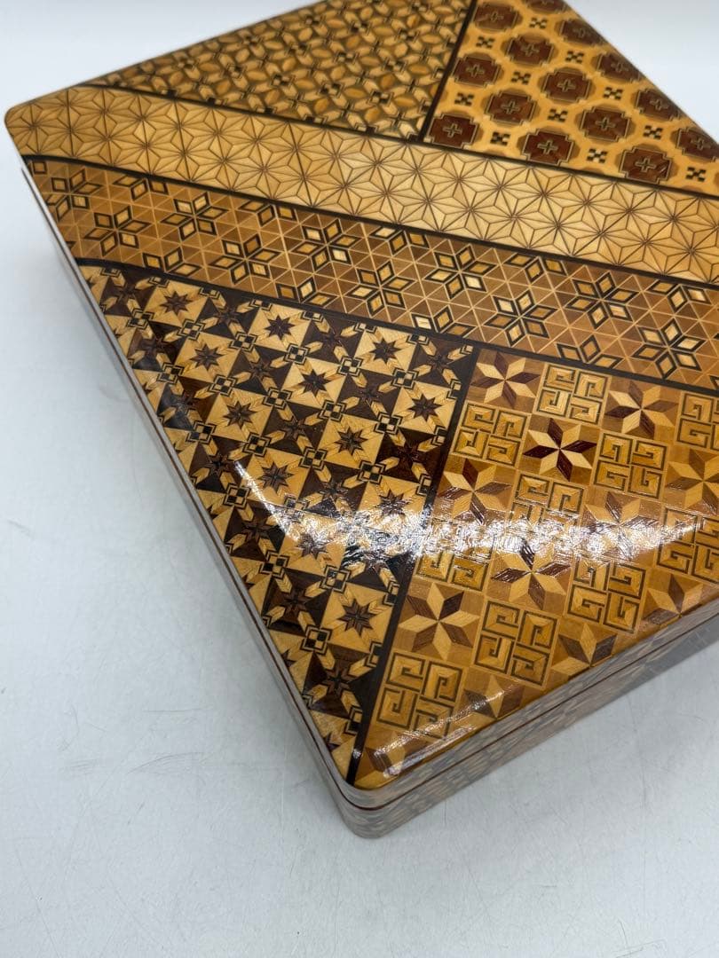 美品　寄木細工　収納箱　送料込み251020