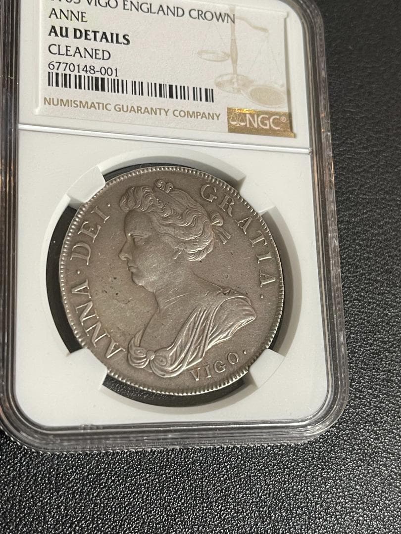 相場60-90万円　1703年VIGO ENGLAND CROWN銀貨