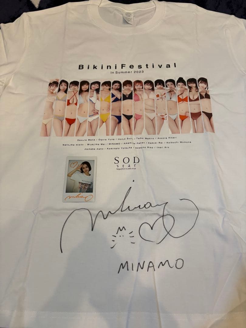 SOD専属女優　MINAMOサイン入りTシャツ&MINAMO サイン入りチェキ