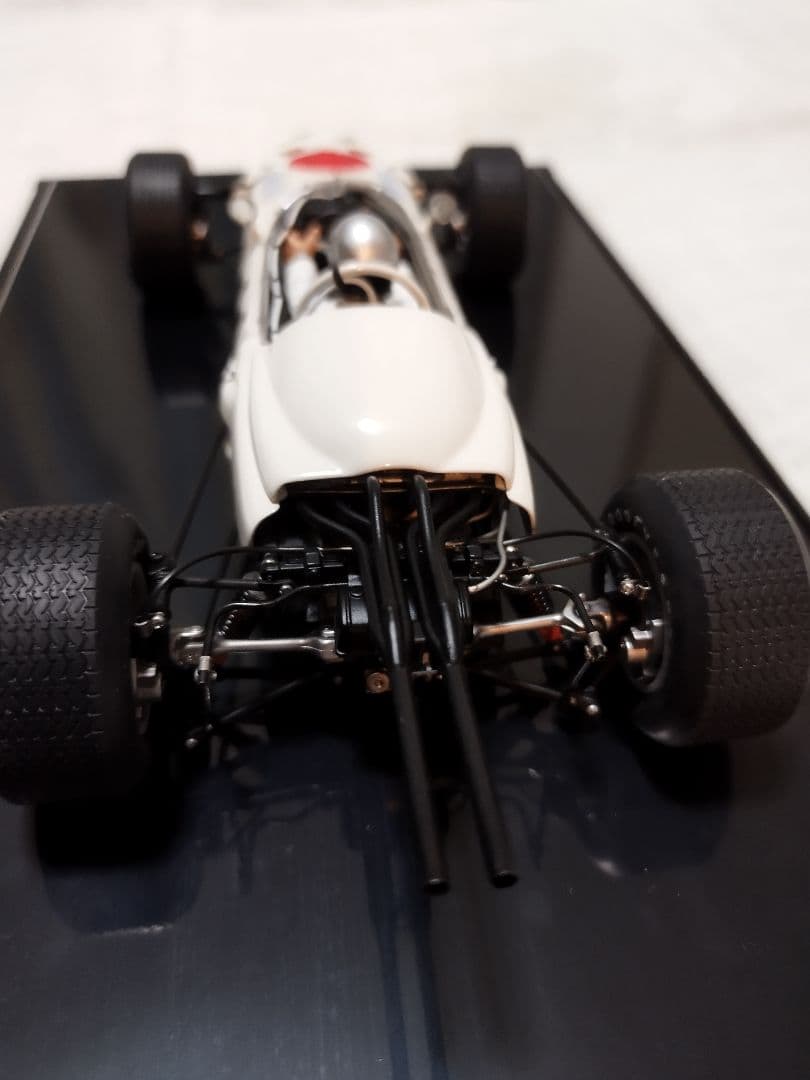 HONDARA272F1　Mexico GP1965 1/18ミニカー、雑誌付き