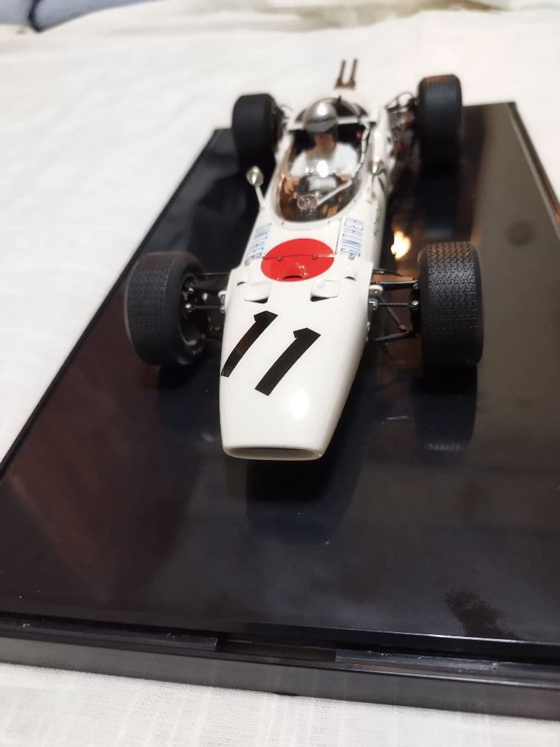 HONDARA272F1　Mexico GP1965 1/18ミニカー、雑誌付き