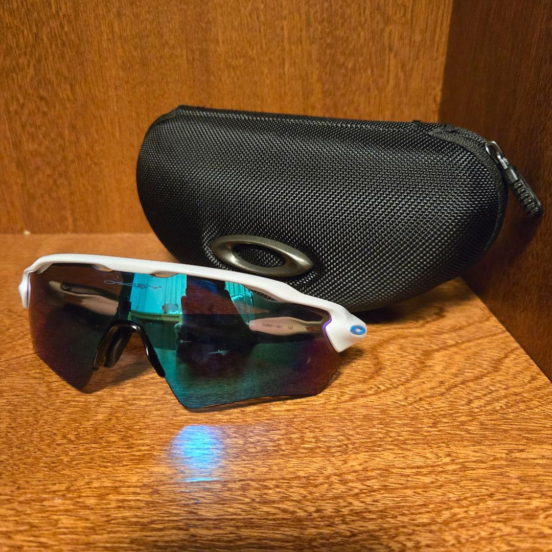 サングラス　OAKLEY
