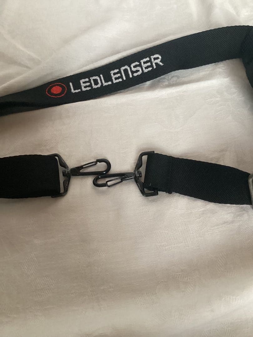レッドレンザーLED LENSER X21R.2 フラッシュライトと三脚