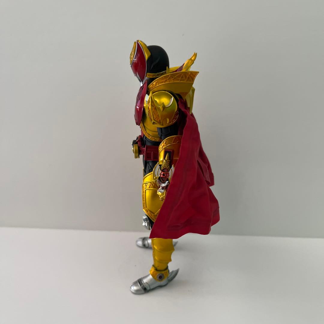 SHフィギュアーツ 真骨彫製法 仮面ライダーキバ エンペラーフォーム