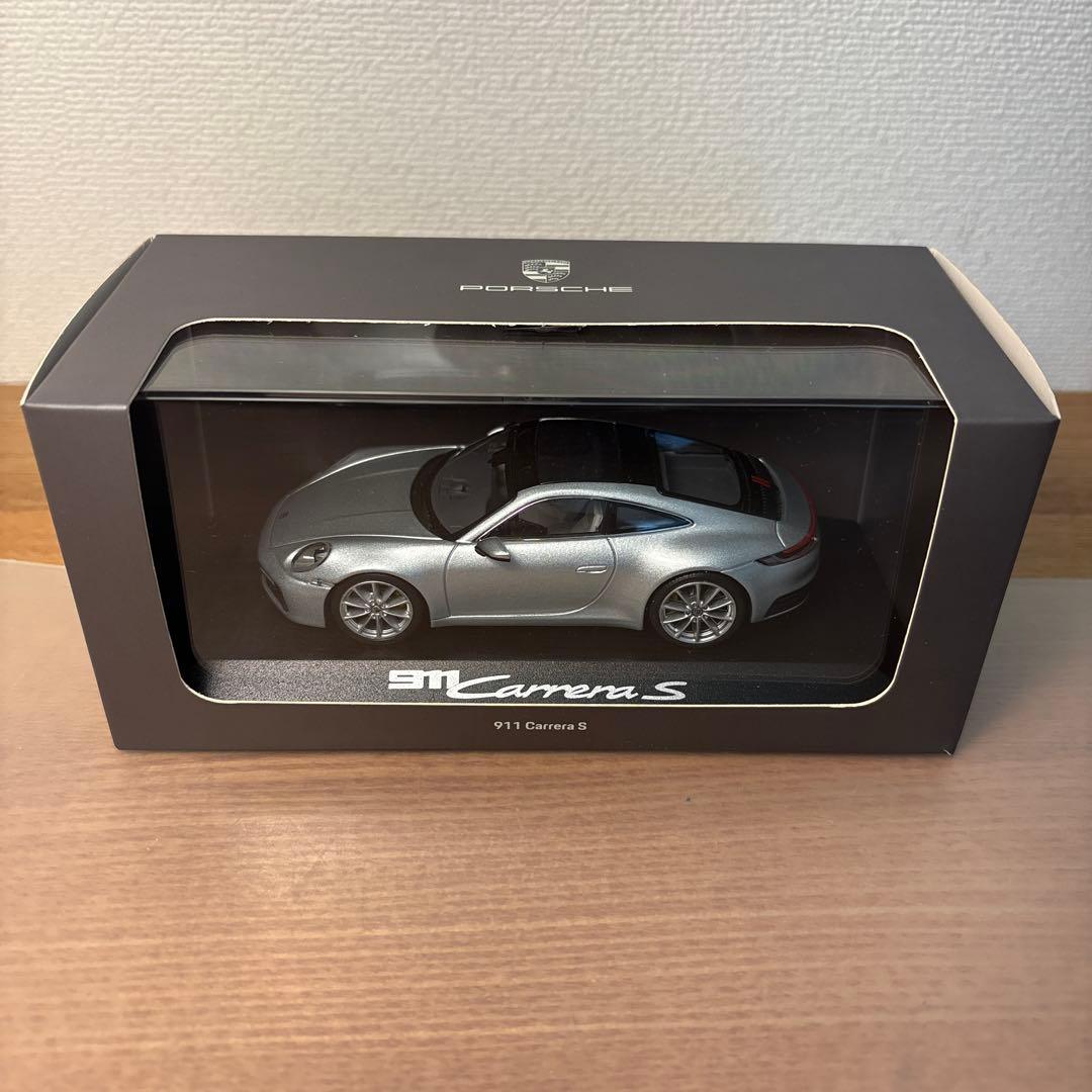 ミニチャンプス　ポルシェ 911 Carrera S 1/43 シルバー